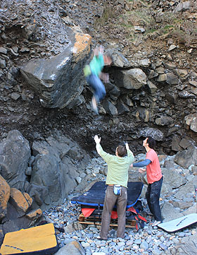 North Wales Bouldering News ::: News Details :: The Ysgo Diamond 6B!